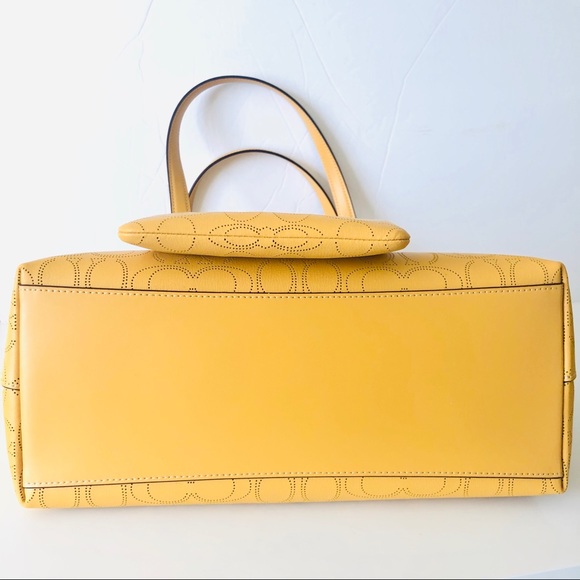Coach | Bags | Coach Gallery Tote Purse Wallet Set Yellow Leather ...